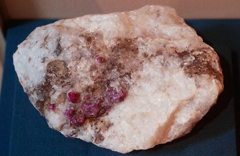 Alúmina | Clases, obtención, usos, datos, información | Mineral